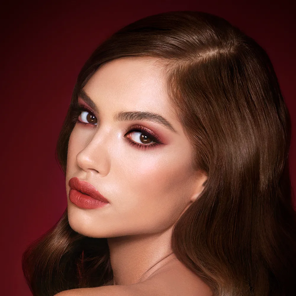 THE VINTAGE VAMP - Charlotte Tilbury